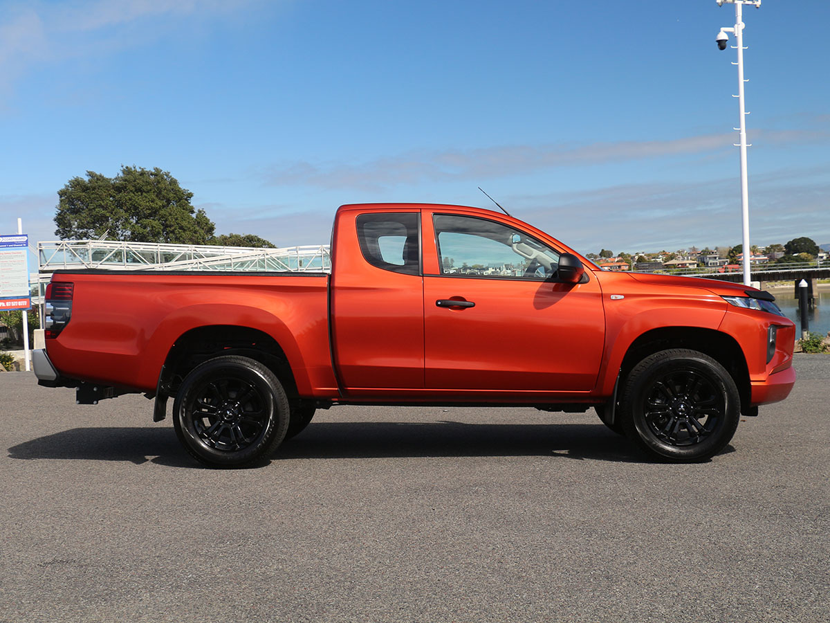 2022 Mitsubishi Triton Club Cab GLX 4WD 2.4L Diesel Turbo - Bay City ...