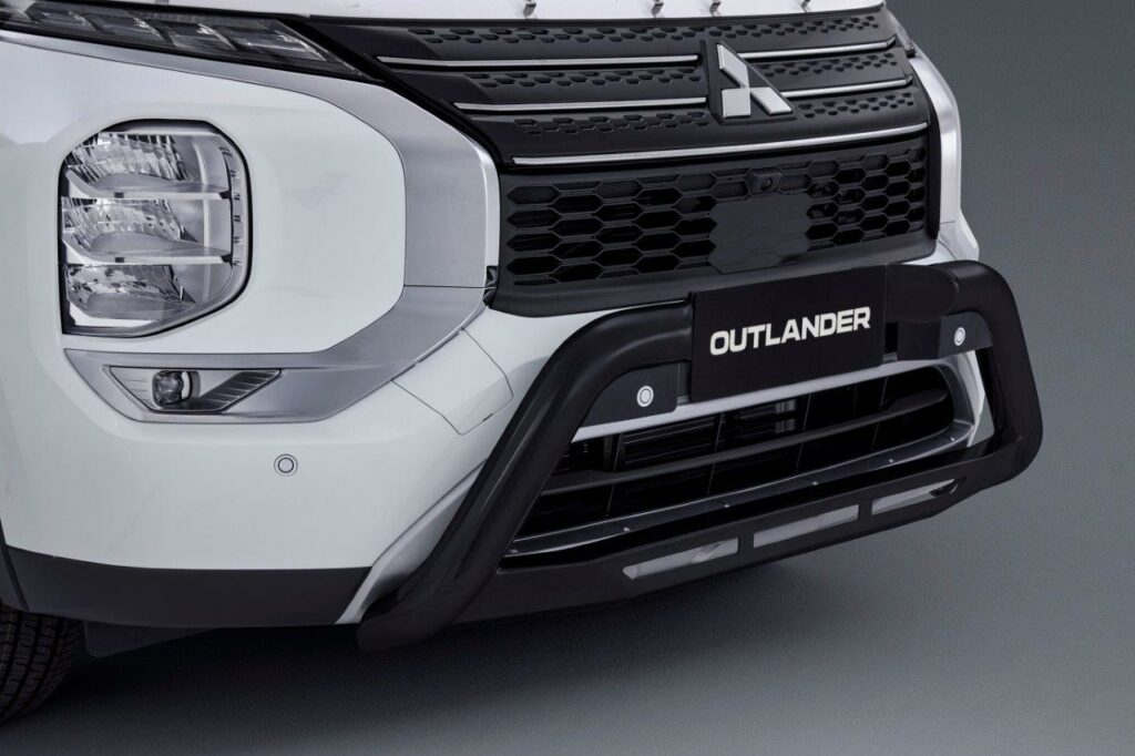 Nudge Bar – Black - Bay City Mitsubishi