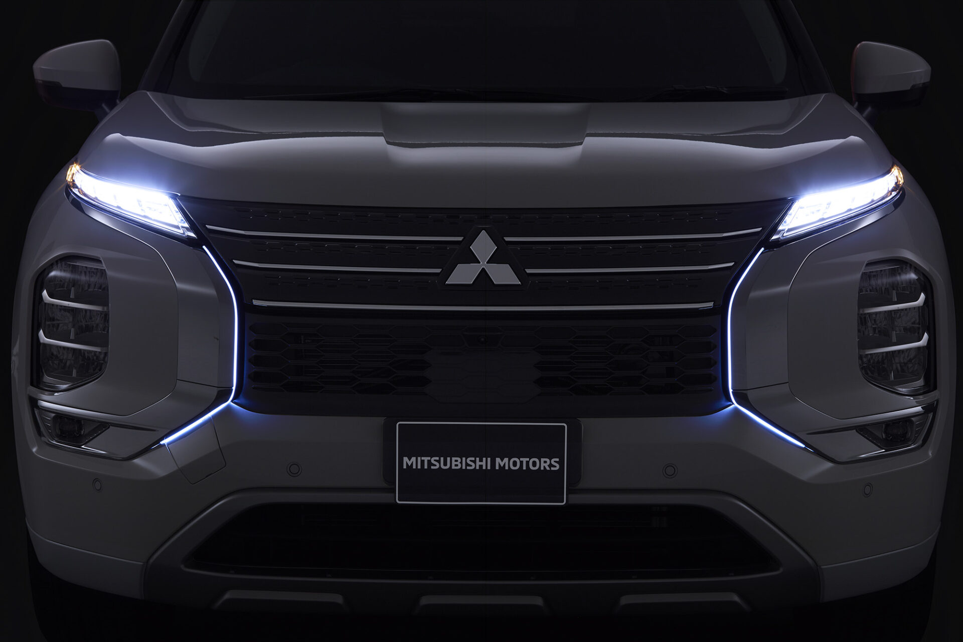 Dynamic Shield Illumination - Bay City Mitsubishi