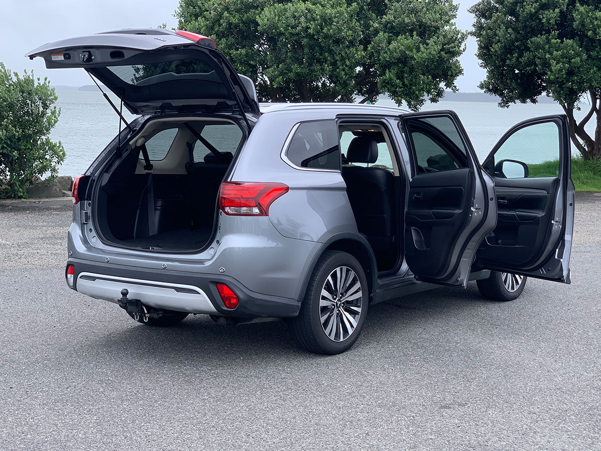 2018 Mitsubishi Outlander VRX 2.3L Diesel 4WD 7 Seater - Bay City ...