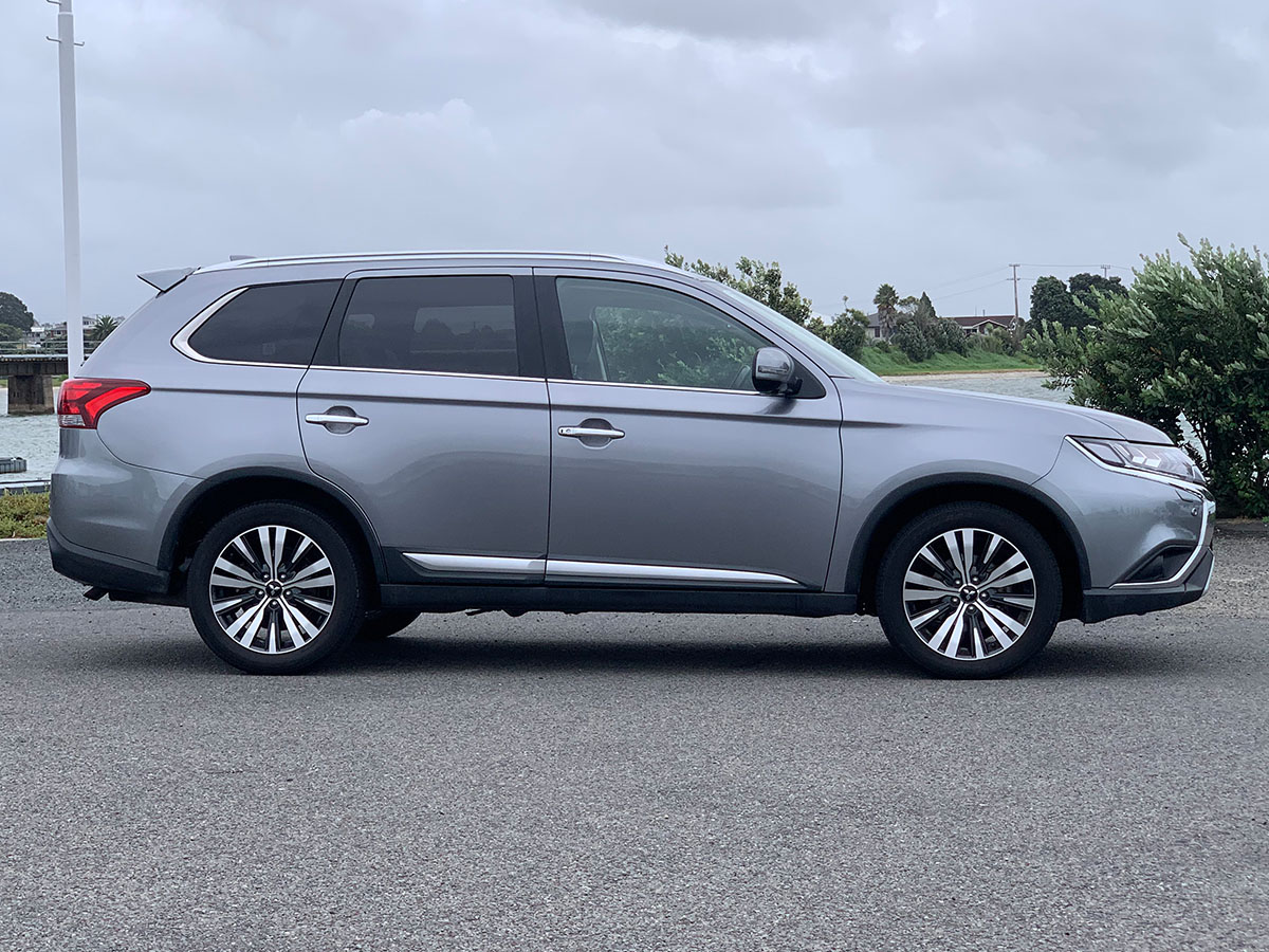 2018 Mitsubishi Outlander VRX 2.3L Diesel 4WD 7 Seater - Bay City ...