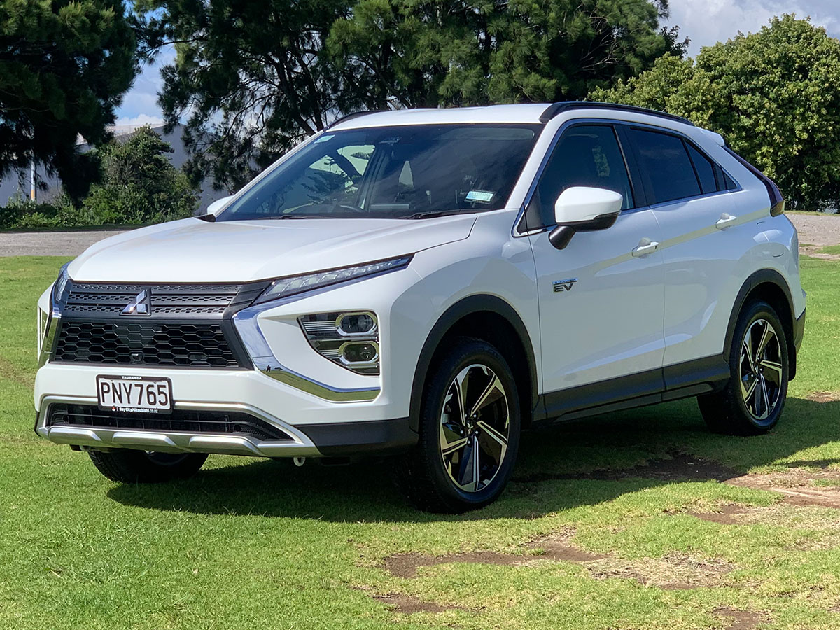 2022 Mitsubishi Eclipse Cross PHEV XLS - Bay City Mitsubishi