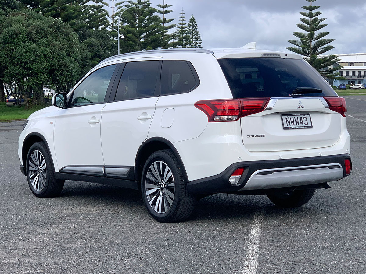 2021 Mitsubishi Outlander LS 2.4L Petrol 7 Seater Automatic - Bay City ...