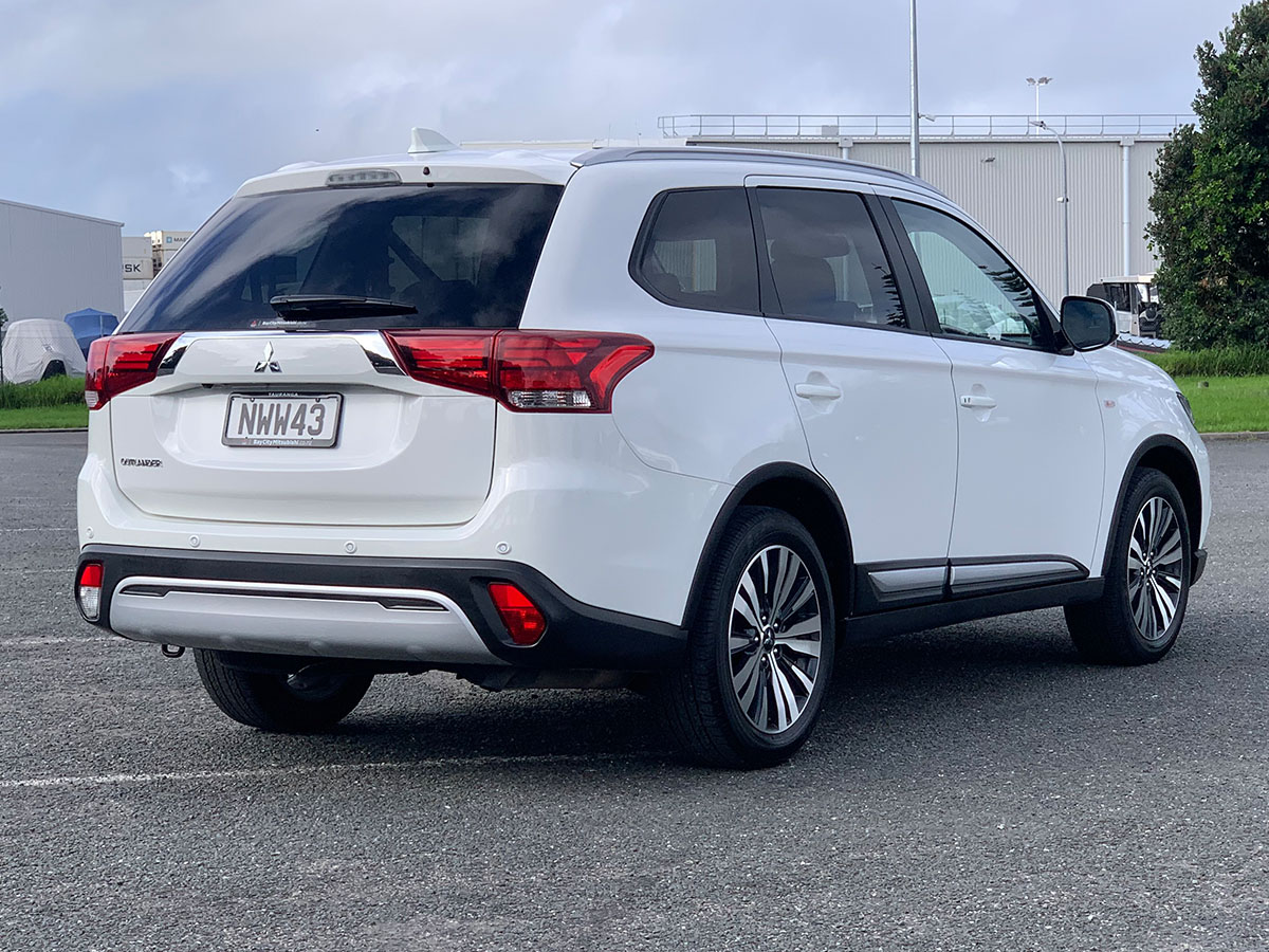 2021 Mitsubishi Outlander LS 2.4L Petrol 7 Seater Automatic - Bay City ...