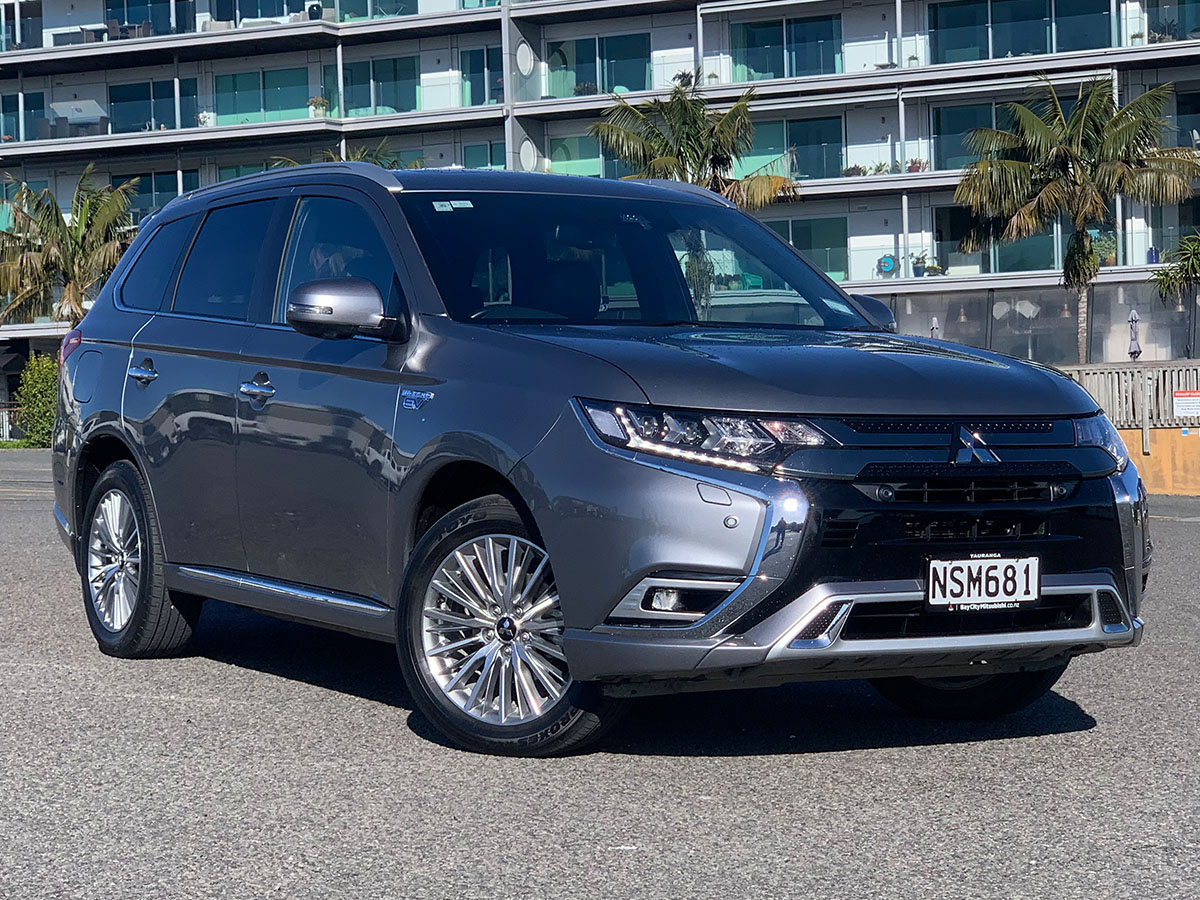 2021 Mitsubishi Outlander VRX PHEV 4WD - Bay City Mitsubishi