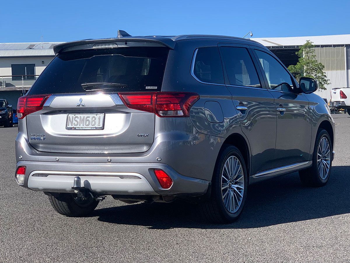 2021 Mitsubishi Outlander VRX PHEV 4WD - Bay City Mitsubishi