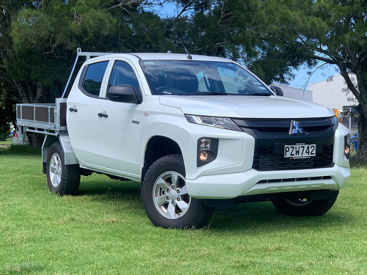2024 Mitsubishi Triton GLX Double Cab Chassis 4WD 2.4L Diesel Turbo Auto - Bay City Mitsubishi