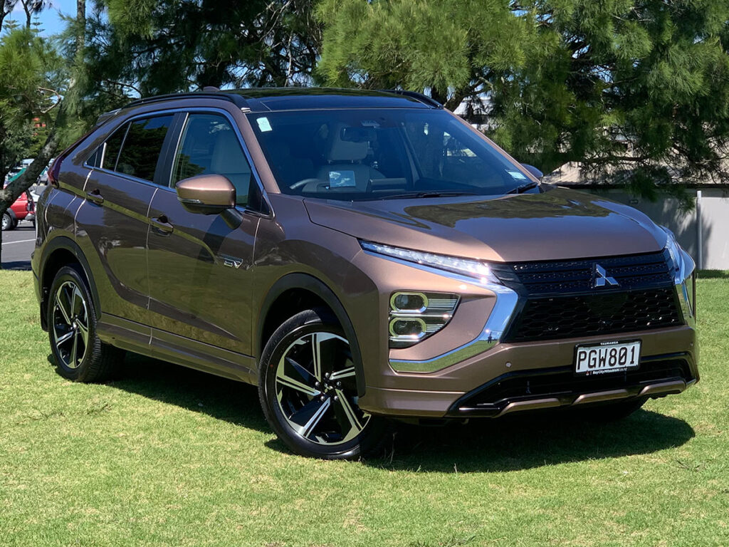 2022 Mitsubishi Eclipse Cross VRX PHEV 4WD 94Kw - Bay City Mitsubishi