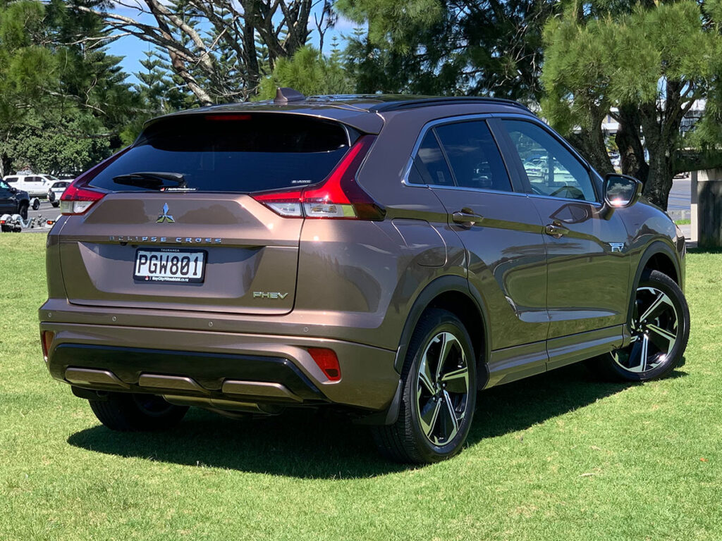 2022 Mitsubishi Eclipse Cross VRX PHEV 4WD 94Kw - Bay City Mitsubishi