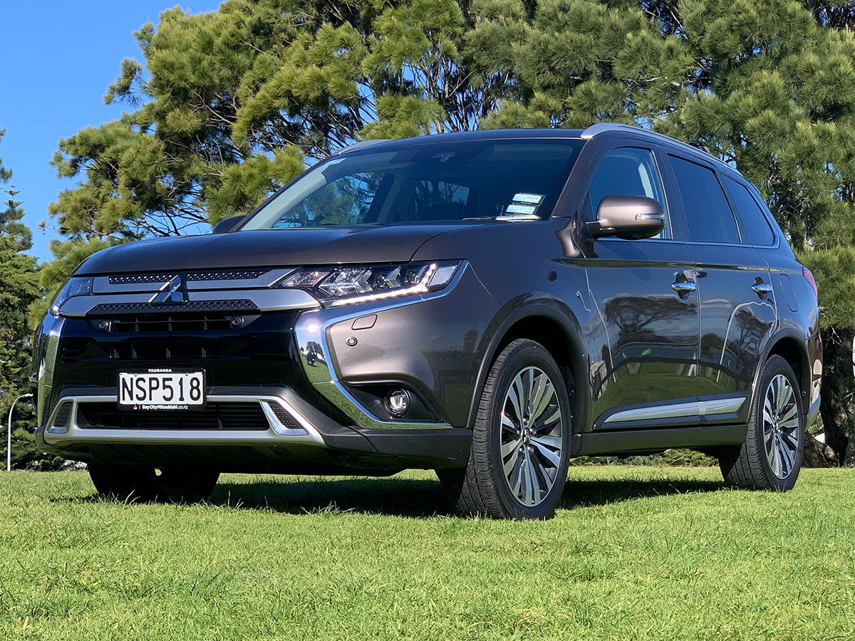 2021 Mitsubishi Outlander VRX 2.3L Diesel 4WD 7 Seater 6 Speed Auto ...