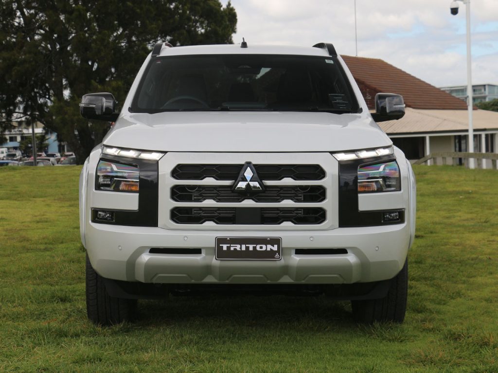 2024 Mitsubishi Triton VRX 4WD 2.4L Bi-Turbo Diesel 6 Speed Auto - Bay ...
